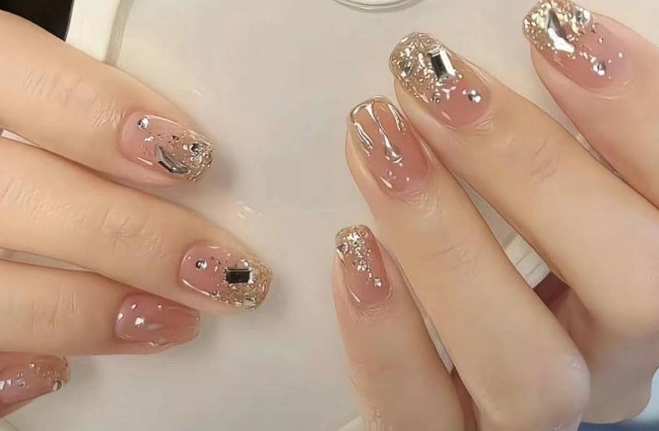 Hi Hi Nails is a Nail Salon in Englishtown, NJ 07726